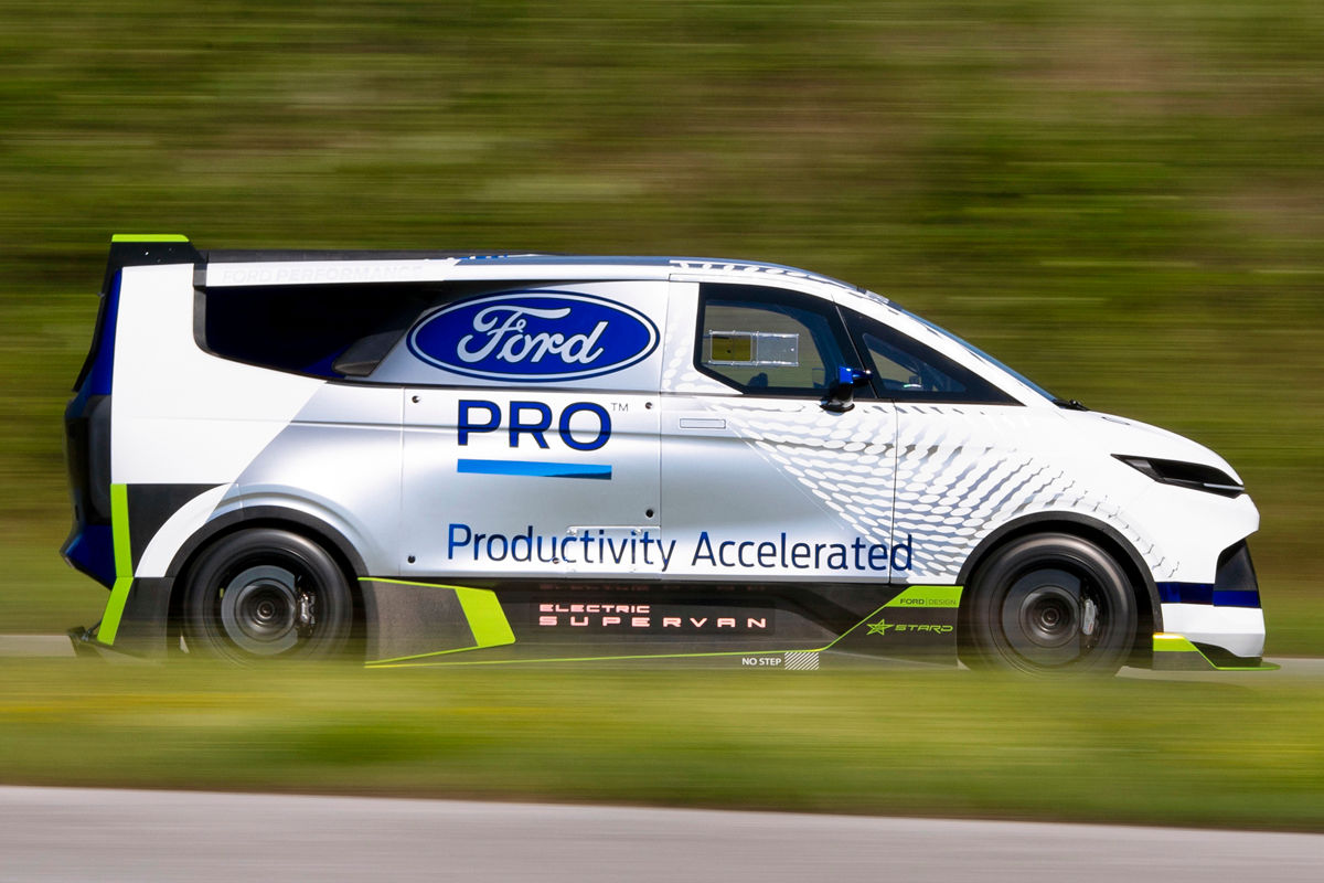 Ford's New SuperVan is a 1 471 kW Electric Transit