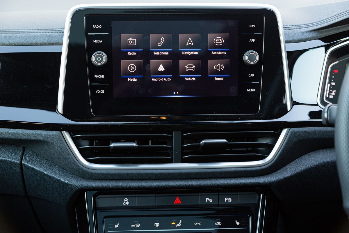 Volkswagen T-Roc (2022) Review