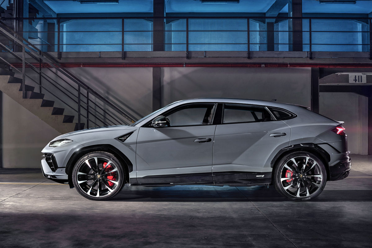 New Lamborghini Urus S Unveiled with Performante Power