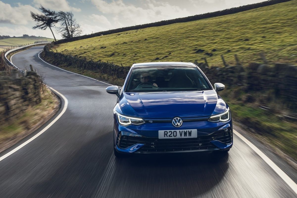 Volkswagen Golf 8 R (2022) Launch Review