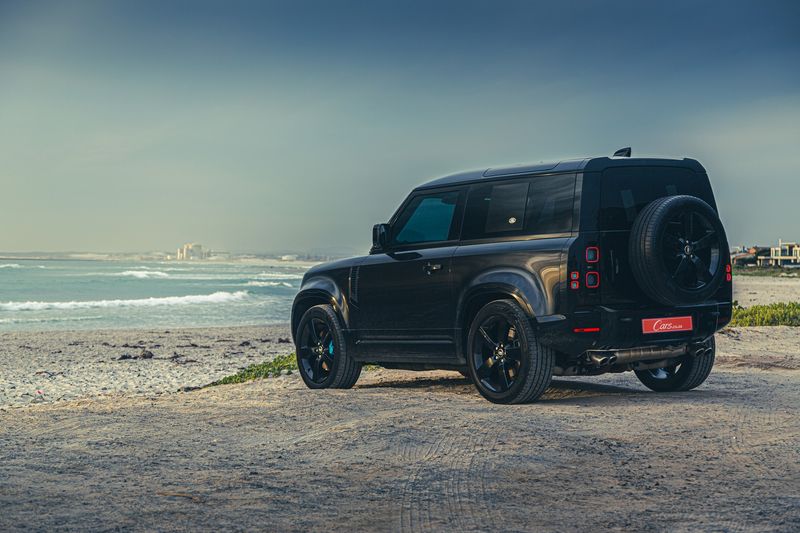 Land Rover Defender V8 (2022) Review
