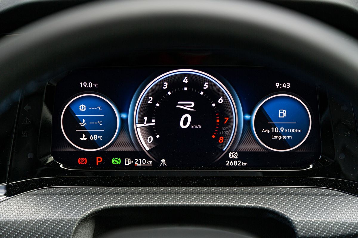 Volkswagen Golf 8 R (2023) Review