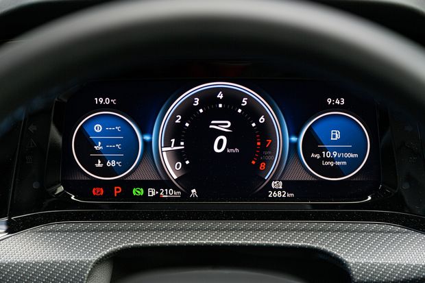 Volkswagen Golf 8 R (2023) Review