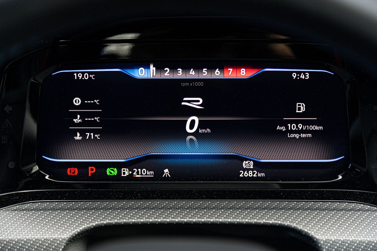 Volkswagen Golf 8 R (2023) Review