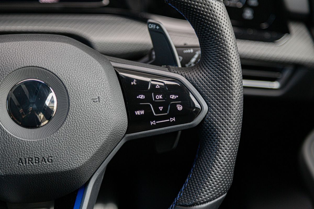 Volkswagen Golf 8 R (2023) Review