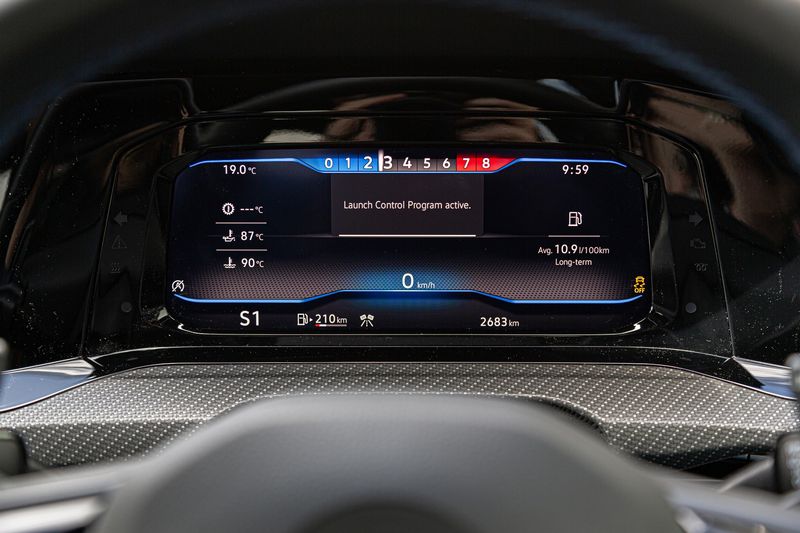 Volkswagen Golf 8 R (2023) Review