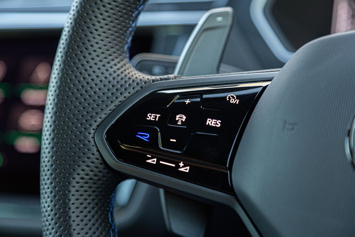 Volkswagen Tiguan R (2022) Review