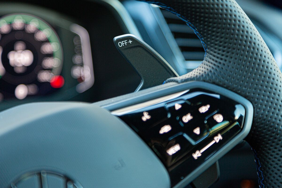 Volkswagen Tiguan R (2022) Review