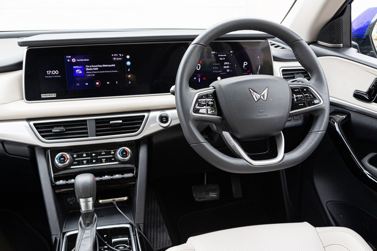 Mahindra XUV700 Review: Living with it