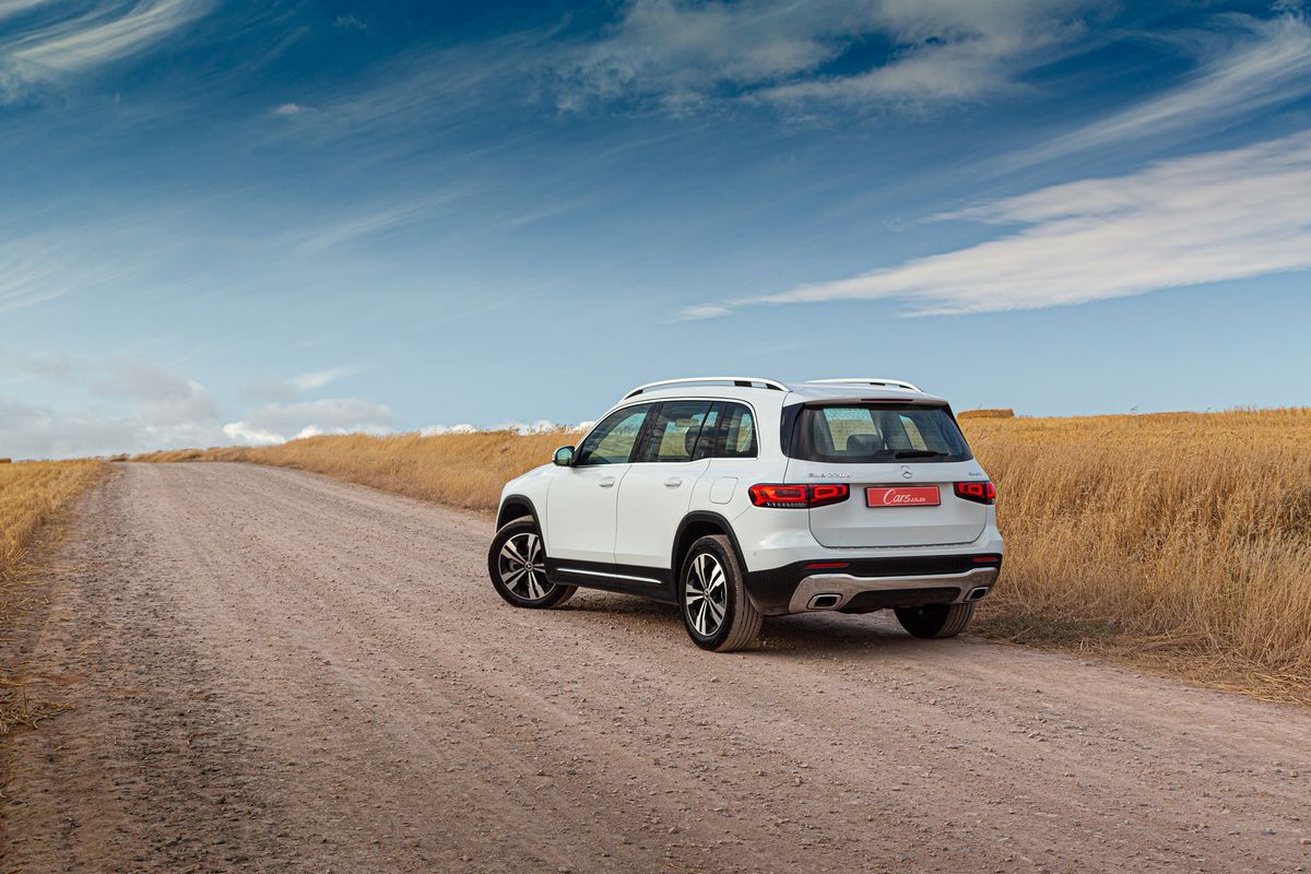 Mercedes-Benz GLB (2023) Review