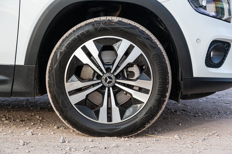 Mercedes-Benz GLB (2023) Review