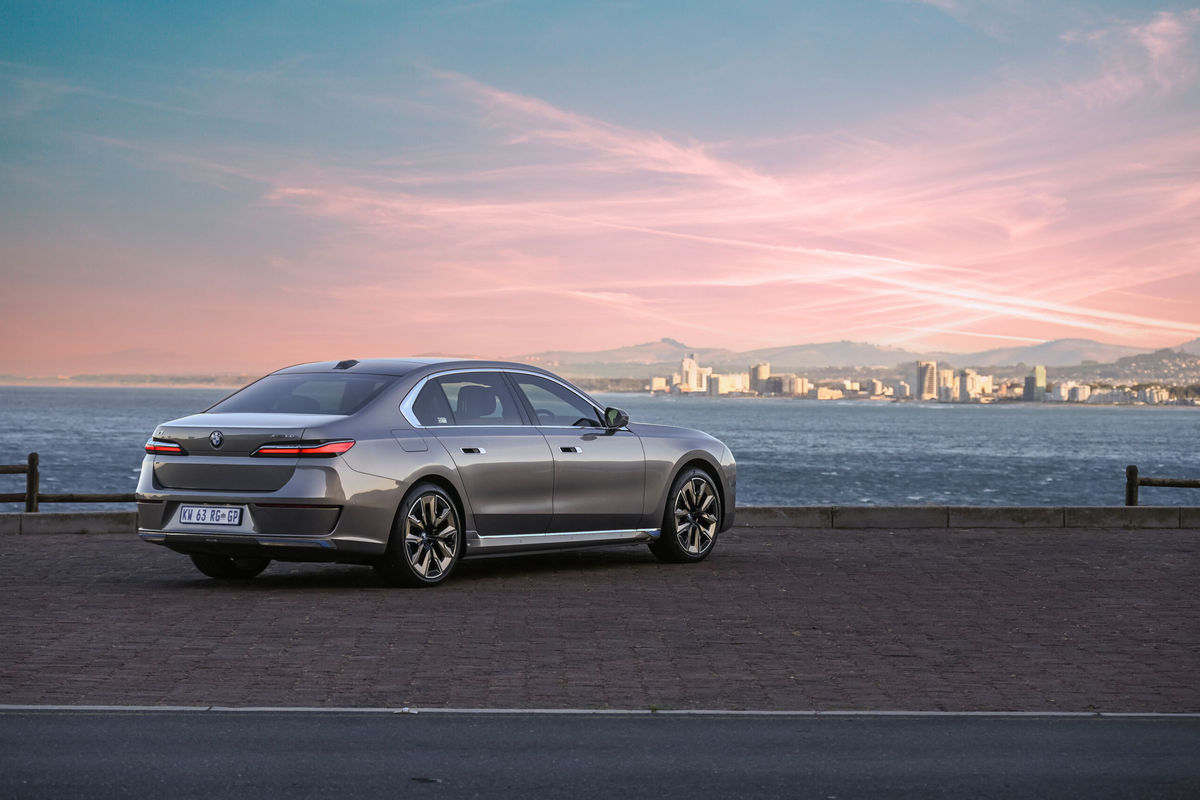 What 2023 BMW 7 Series i7 is like to drive