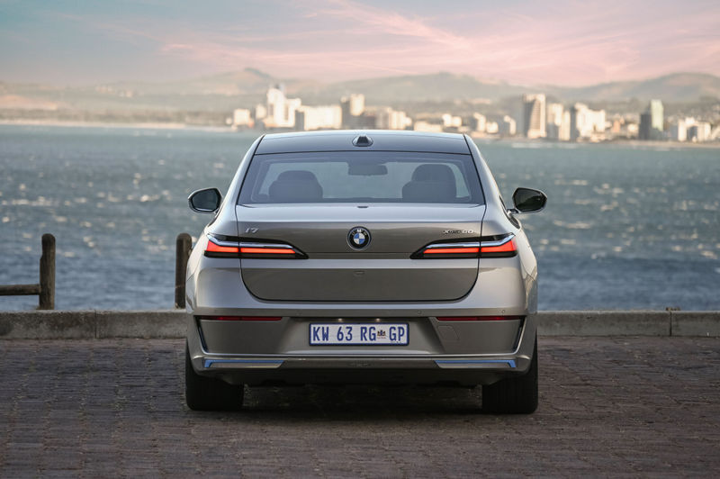What 2023 BMW 7 Series i7 is like to drive