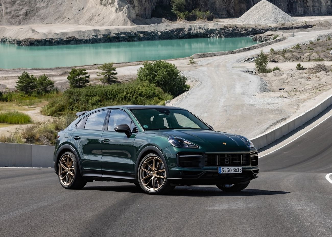 Porsche Cayenne is the brand's best-seller for 2022