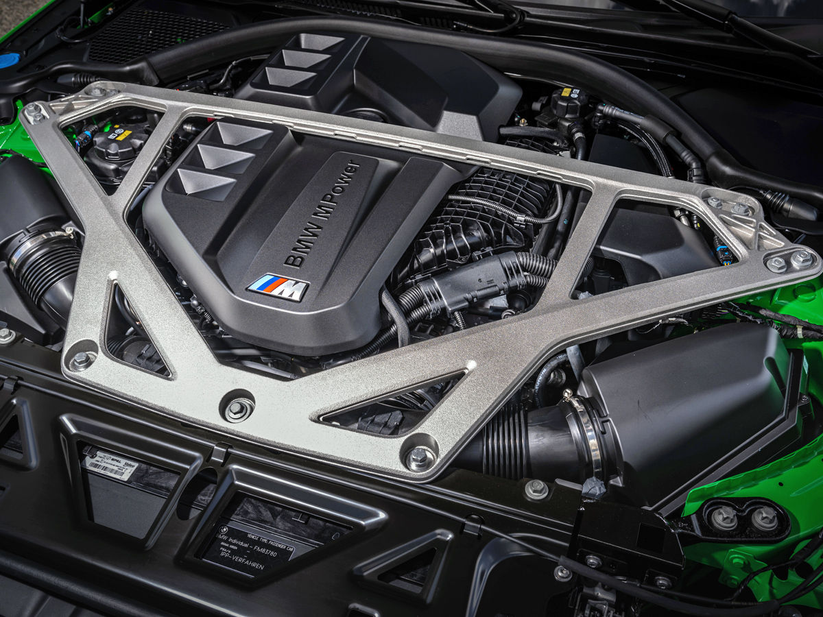 New BMW M3 CS Breaks Cover With Extra Power, Less Weight