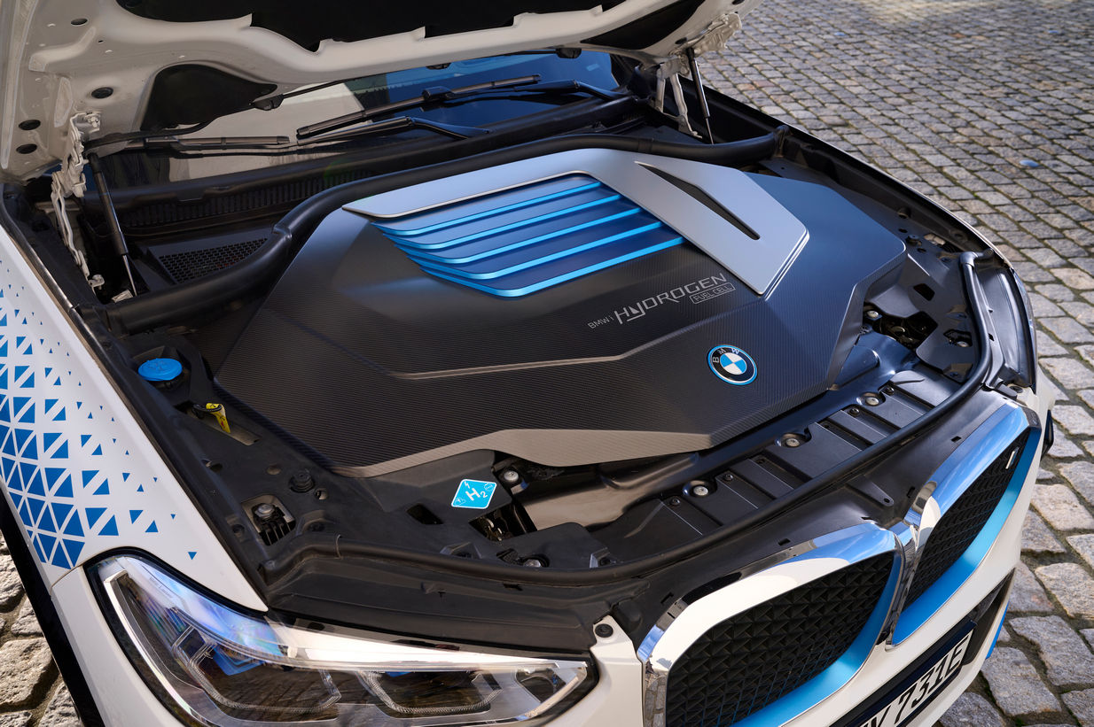 BMW iX5 Hydrogen: Why its a great alternative to a battery-electric car
