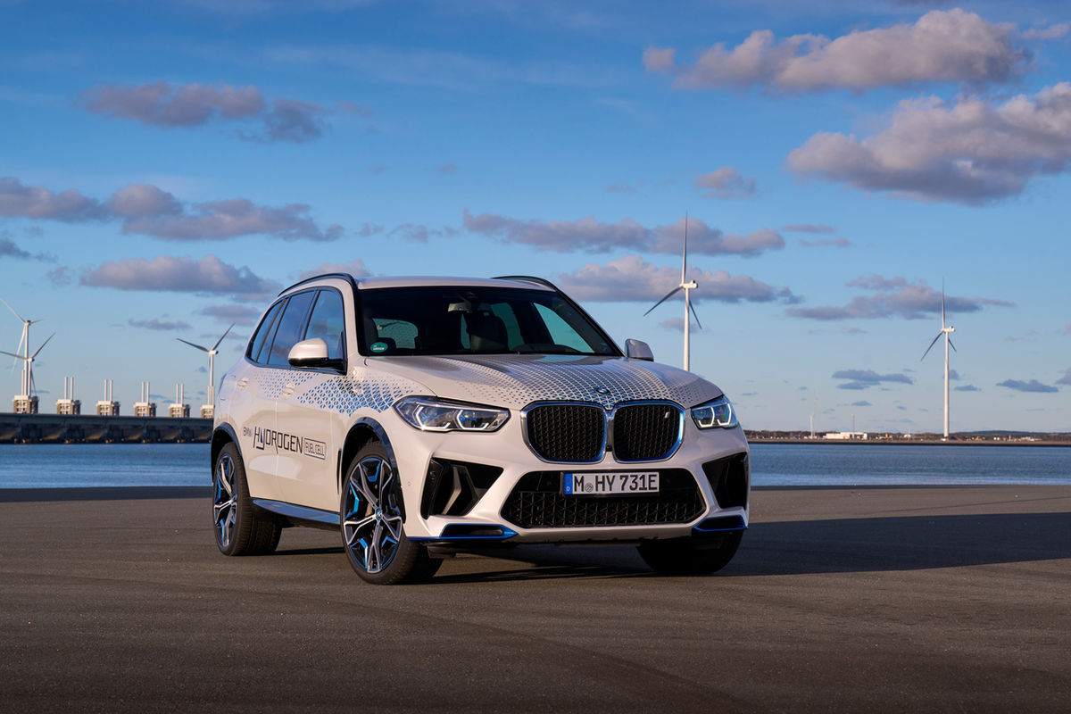 BMW iX5 Hydrogen: Why its a great alternative to a battery-electric car