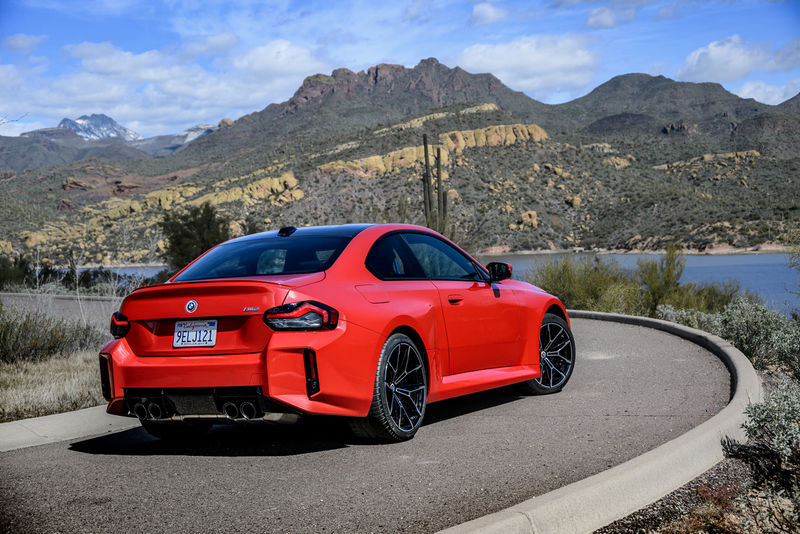 New BMW M2: A delightful throwback, especially in 6-speed manual guise