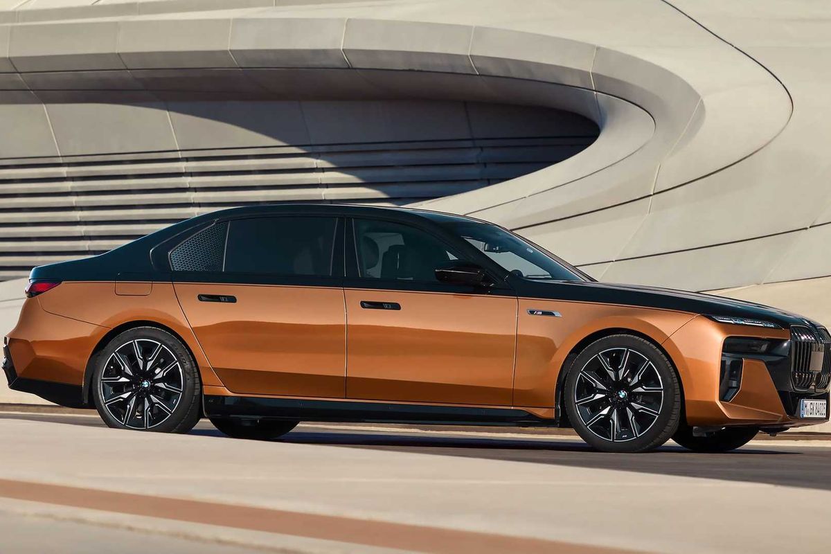 BMW i7 M70 Revealed with 485 kW