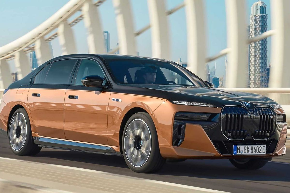 BMW i7 M70 Revealed with 485 kW