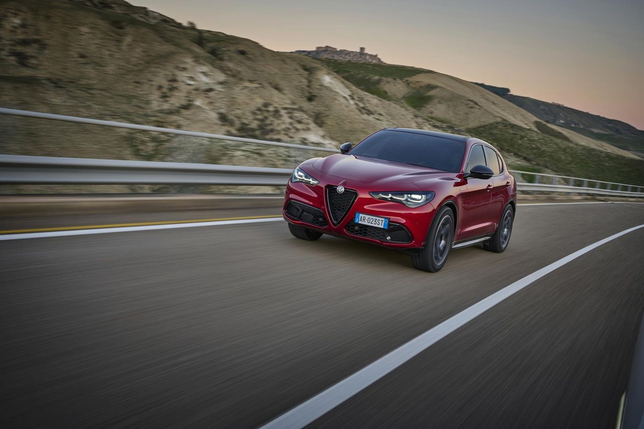 Alfa Romeo Stelvio Updated (2023) Price & Specs