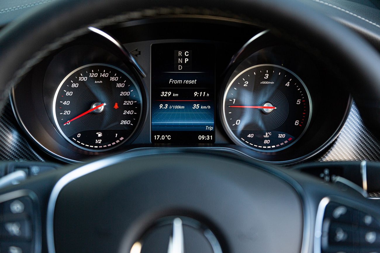 Mercedes-Benz V300d Special Edition (2023) Review