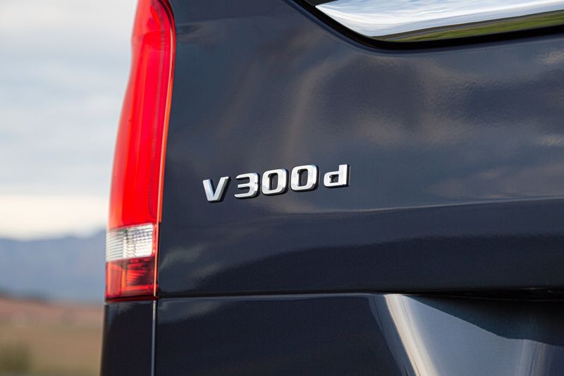 Mercedes-Benz V300d Special Edition (2023) Review