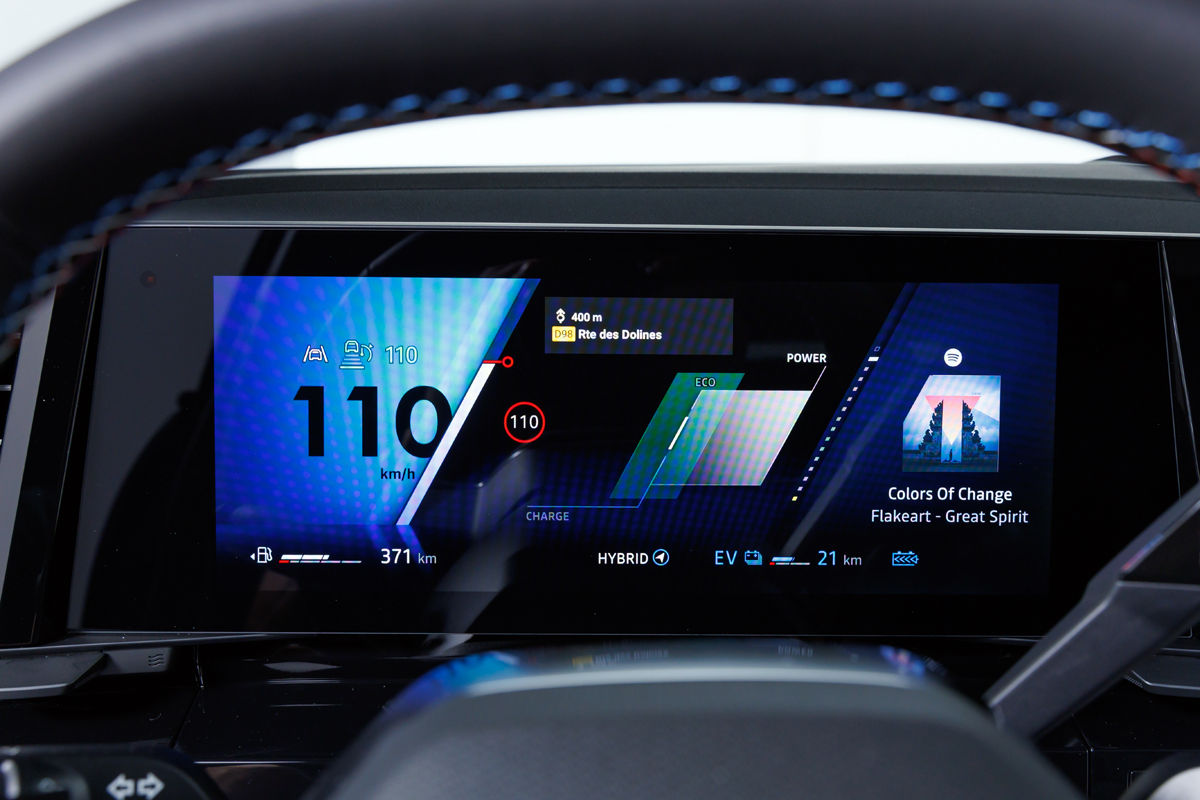 New Renault Rafale Unveiled as Coupé-SUV Flagship