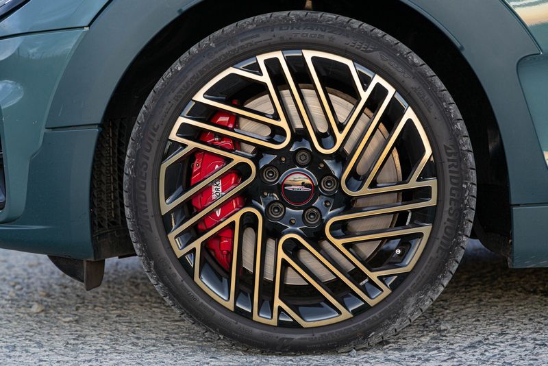 Mini Clubman JCW (2023) Review