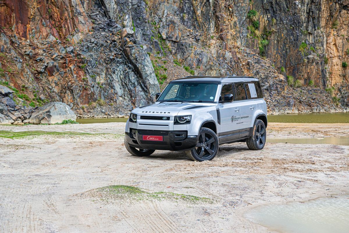 Land Rover Defender PHEV (2023) Review