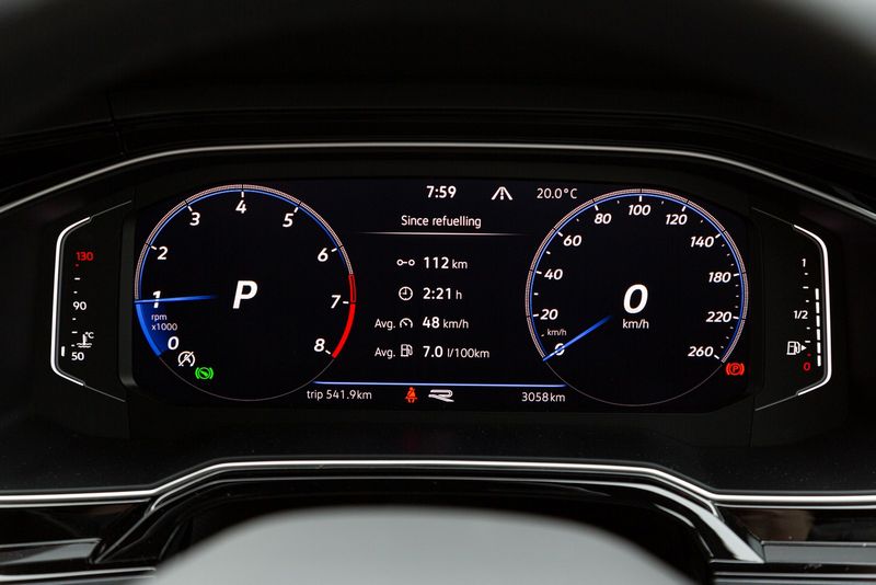 Volkswagen Taigo (2023) Review