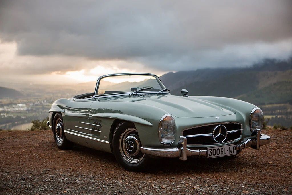 Mercedes-Benz 300SL Roadster: Classic Drive