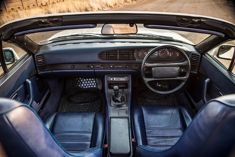 Porsche 944 Cabriolet: Classic Drive