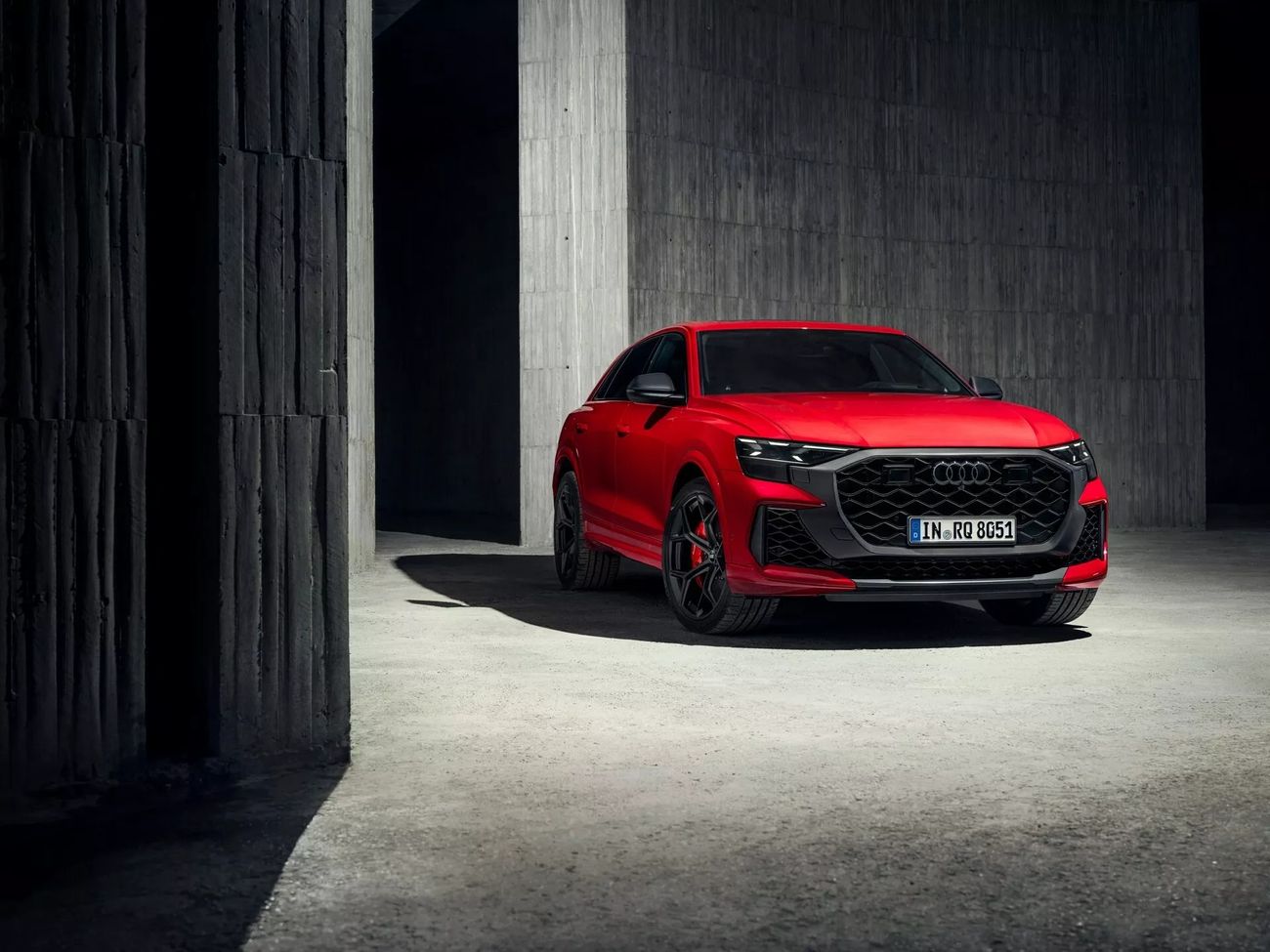 Audi RSQ8 Performance Unleashed