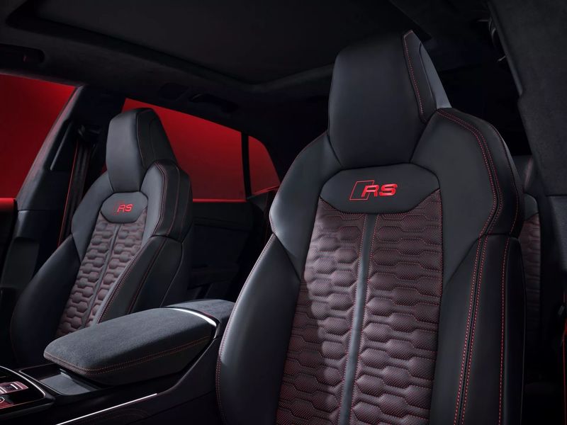 Audi RSQ8 Performance Unleashed