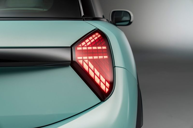 Mini Cooper (2024) Price & Specs