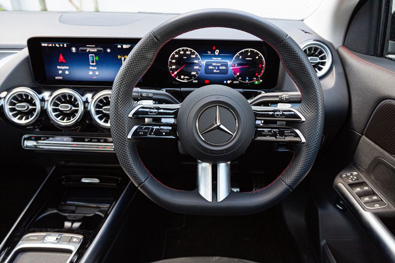 Mercedes-Benz GLA (2024) Review