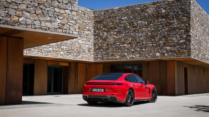Porsche Panamera GTS (2025) Price & Specs