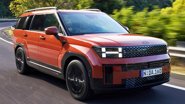 New Hyundai Santa Fe 'on the back burner' for SA