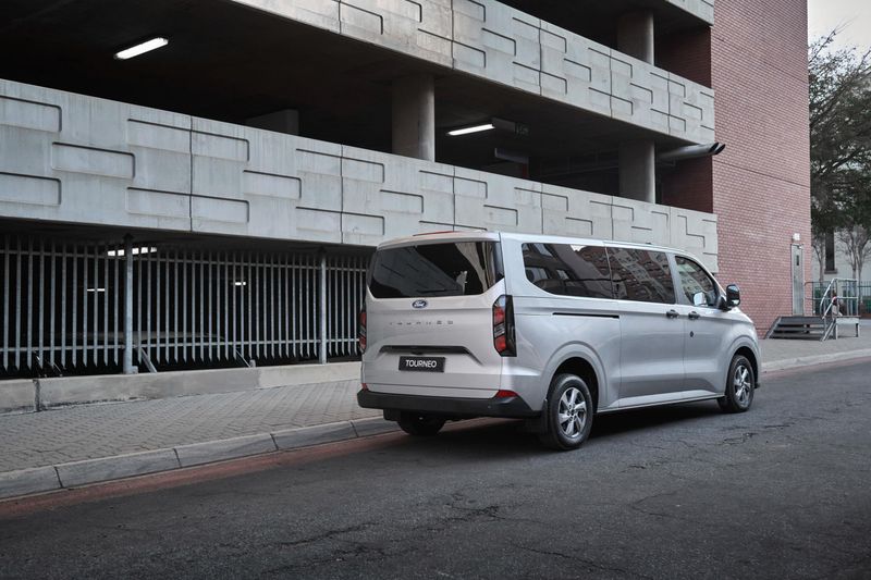 Ford Tourneo Custom (2024) Launch Drive