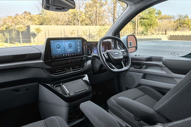 Ford Tourneo Custom (2024) Launch Drive