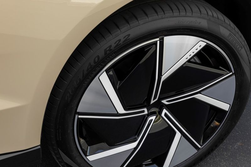 Volvo EX90 (2025) International Launch Review