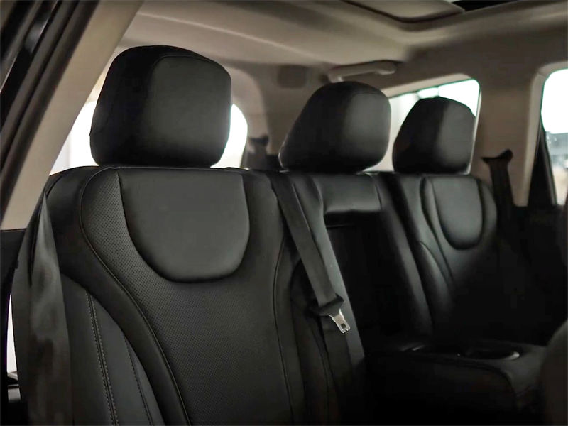 Mahindra XUV700 Black Edition (2024) Price & Specs