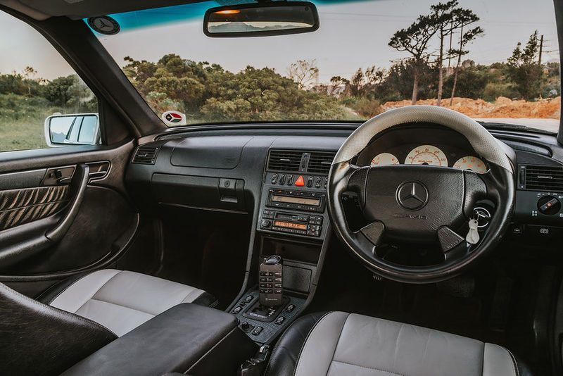 Mercedes-Benz (W202) C43 AMG: Classic Drive