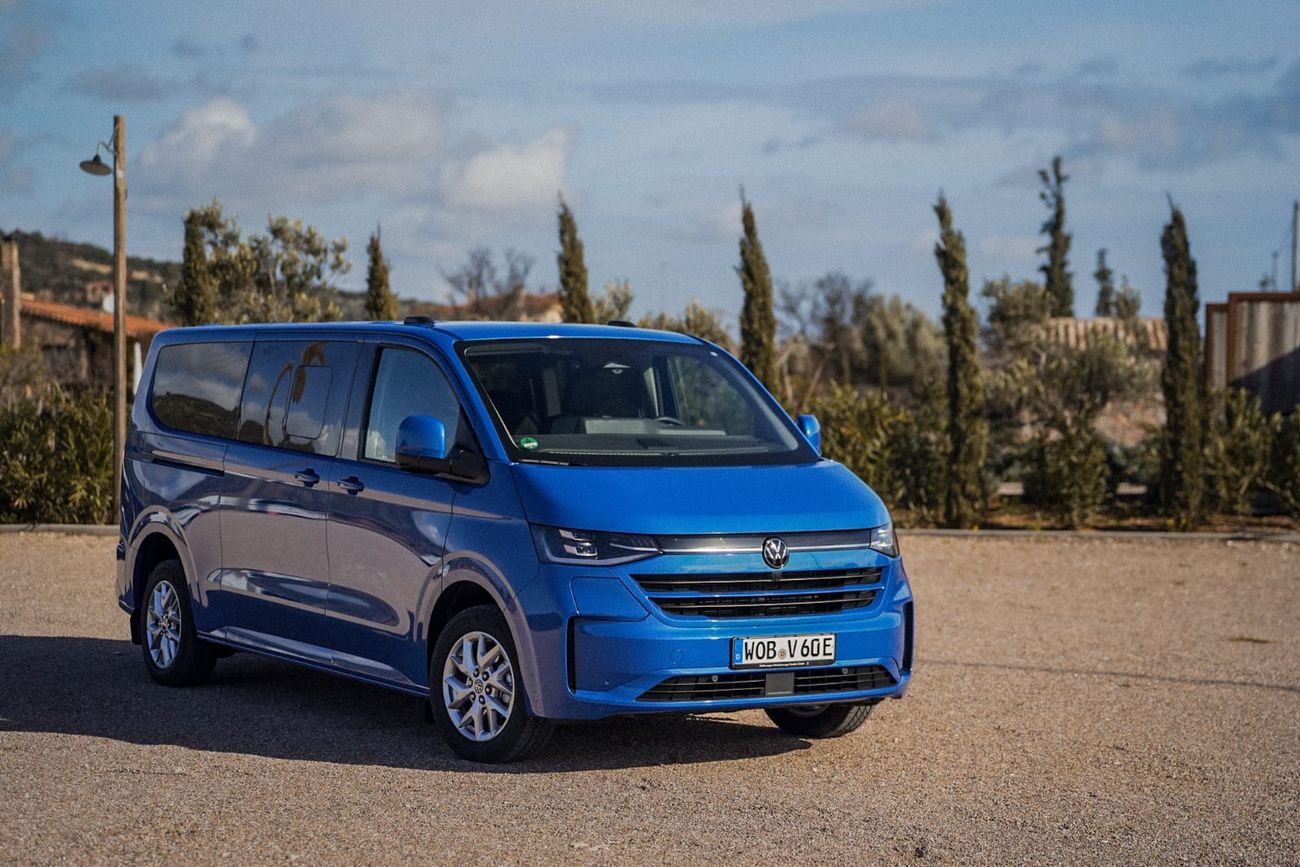 Volkswagen T7 Transporter (2025) International Launch Review