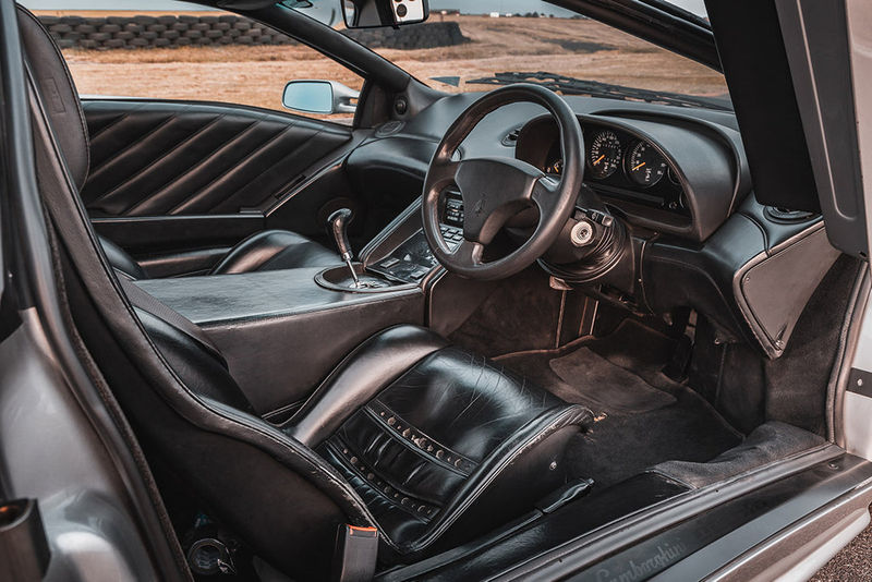 Lamborghini Diablo vs Ferrari F512 M: Classic Comparison