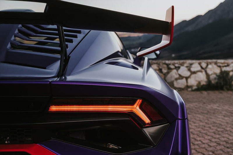 Lamborghini Huracan STO vs Ferrari SF90 Spider: Classic Comparison