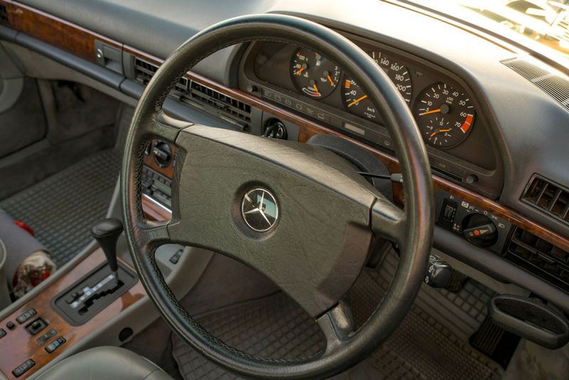 Mercedes-Benz 560 SEC: Classic Drive