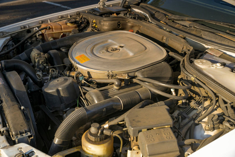 Mercedes-Benz 560 SEC: Classic Drive