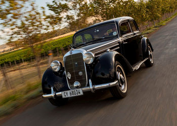 Mercedes-Benz 560 SEC: Classic Drive